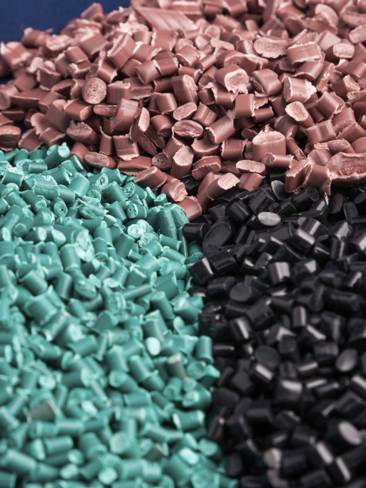 Plast Solutions - Tekniskrørføring og specialproduktion